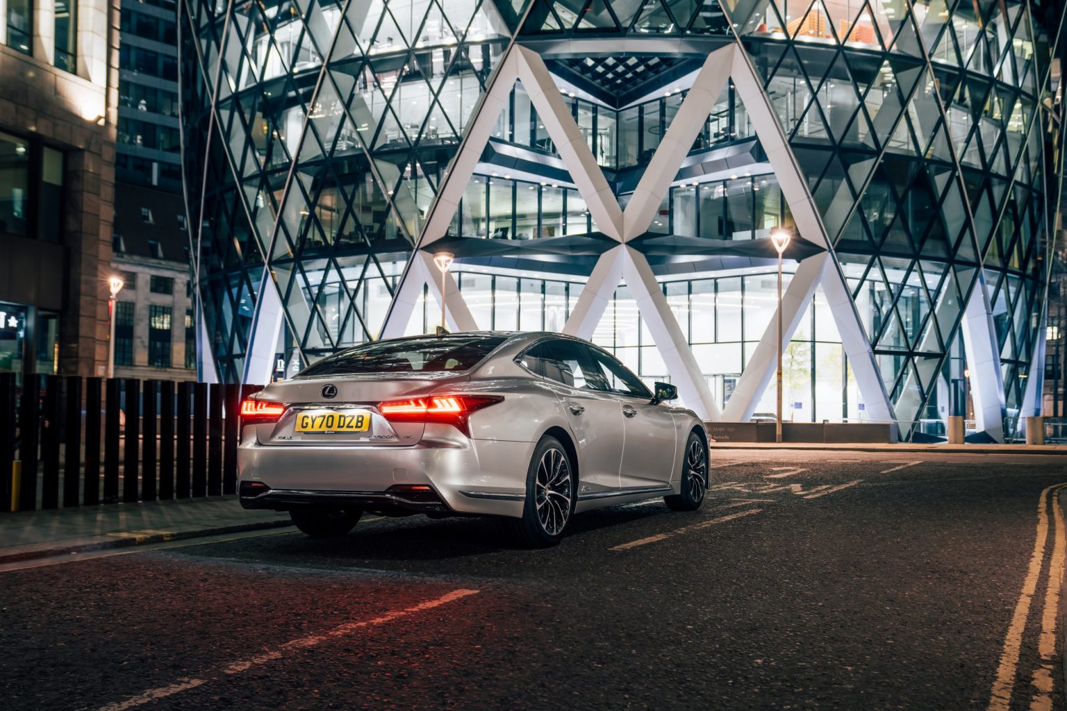 Lexus Hybrid Drive: how it works - Lexus UK Magazine