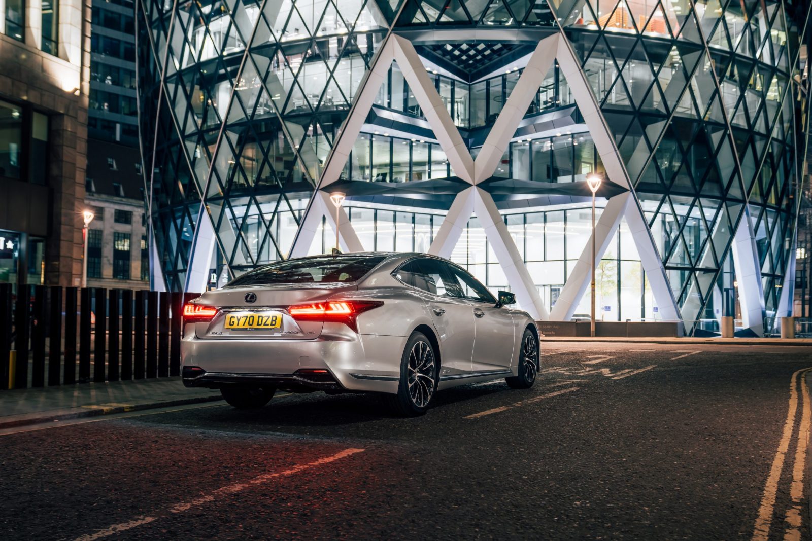 Lexus Hybrid Drive: how it works - Lexus UK Magazine
