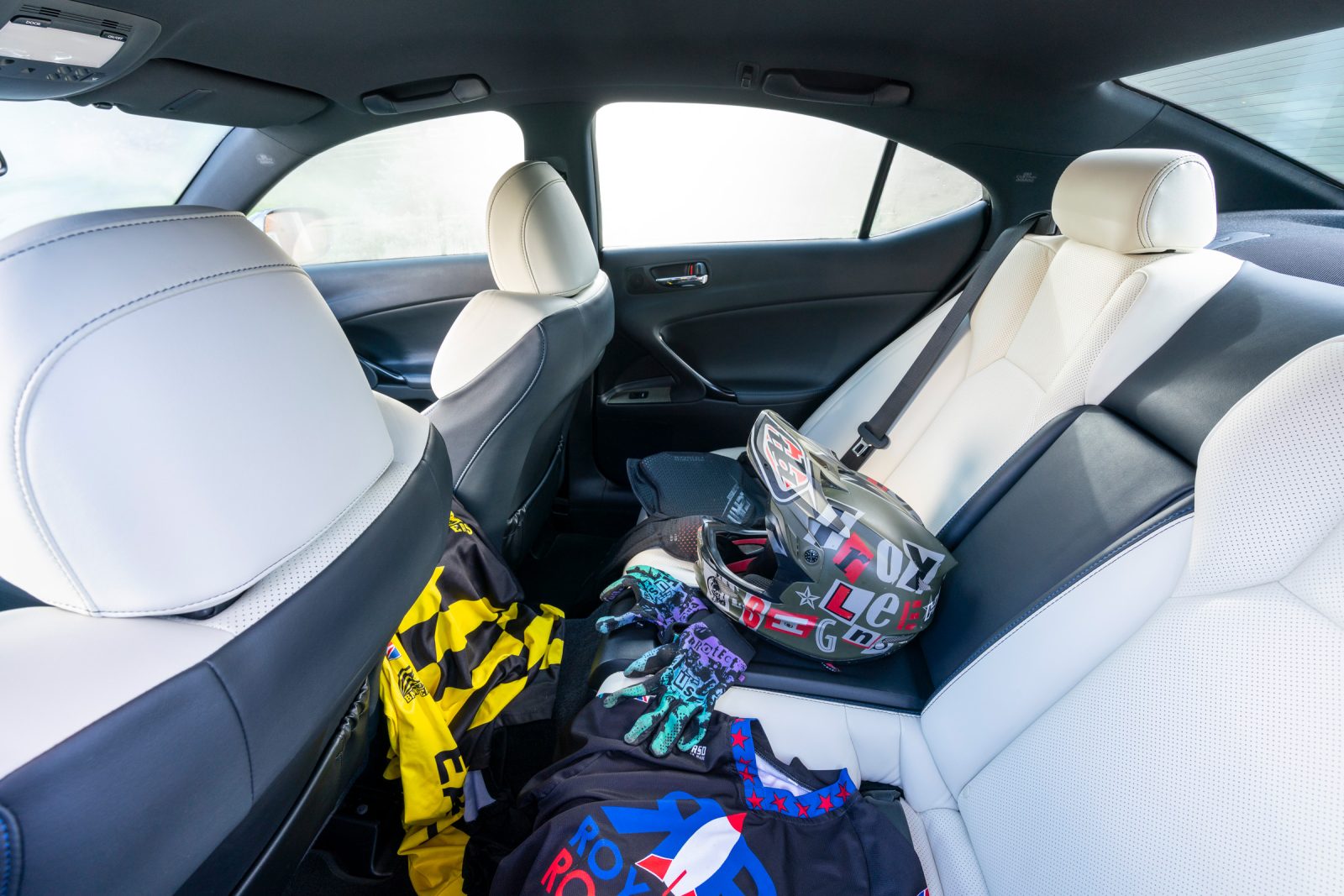 How to fix condensation inside a car - Lexus UK Magazine