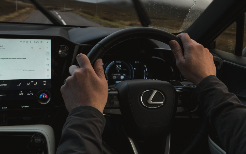 Predictive Efficient Drive raises fuel efficiency - Lexus UK Magazine