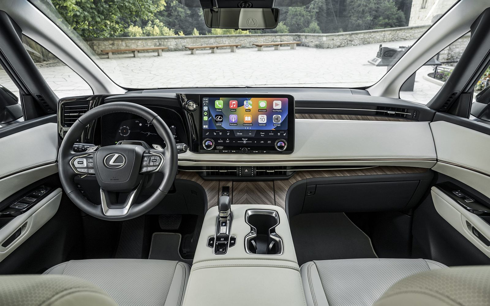 Lexus LM reviews: the first test-drives - Lexus UK Magazine
