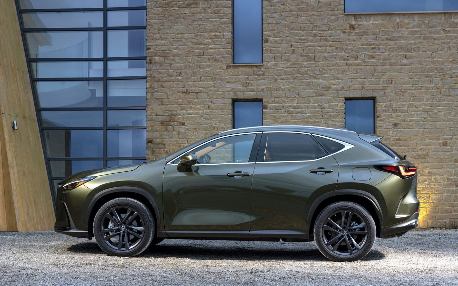 Lexus NX 450h+ reviews: what the press says - Lexus UK Magazine