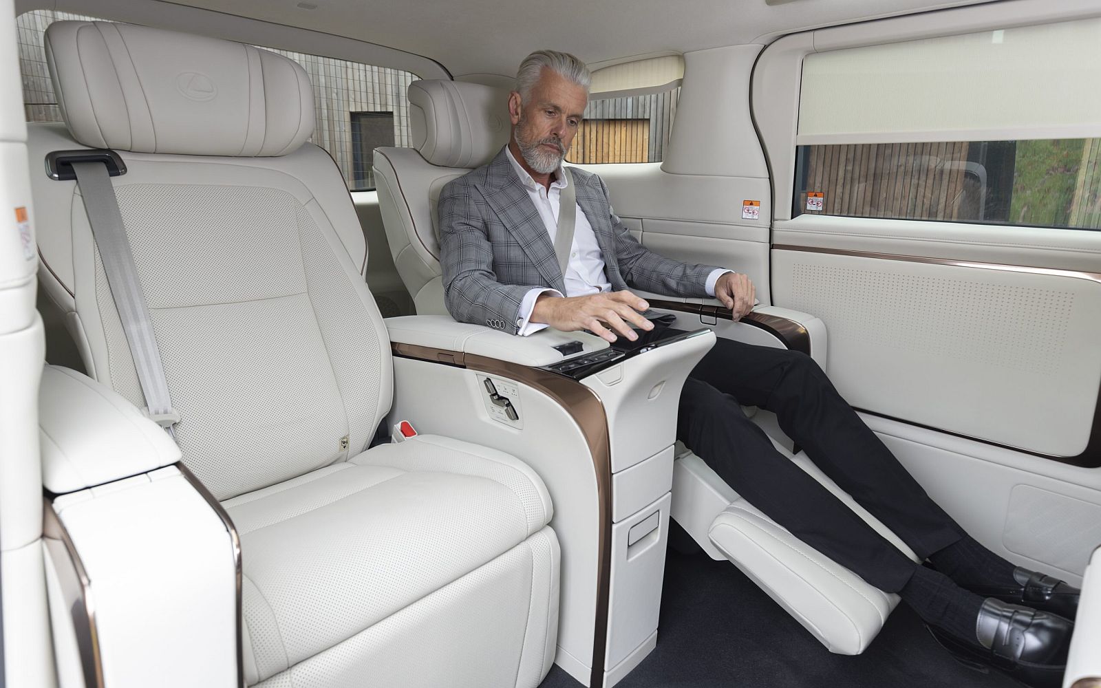 Lexus Climate Concierge: at your service - Lexus UK Magazine